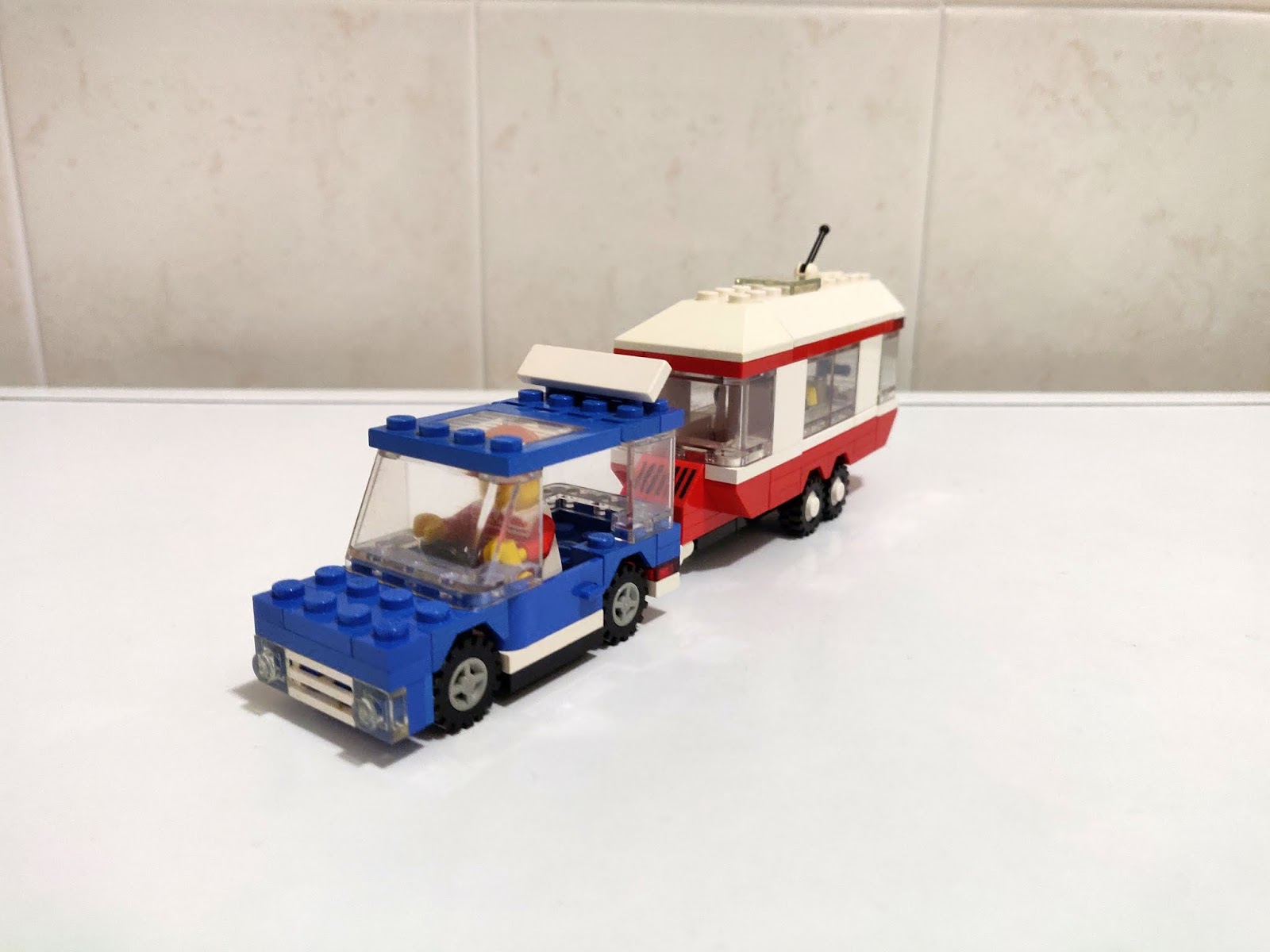 lowcuras: LEGO set 6590 automobile e roulotte - vacation camper