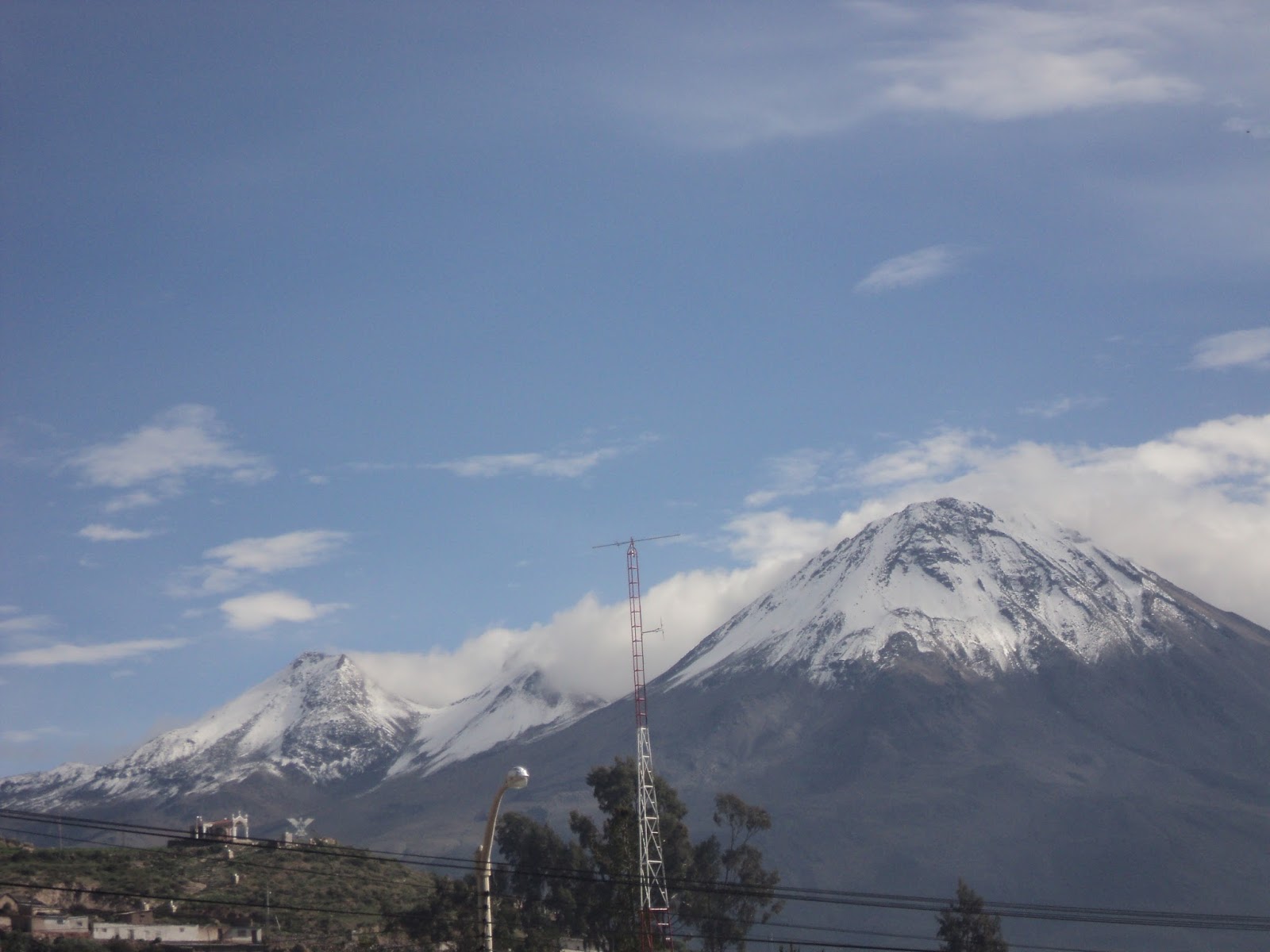 Leyendas fantásticas de Candarave: El volcán tutupaca contra el yucamani