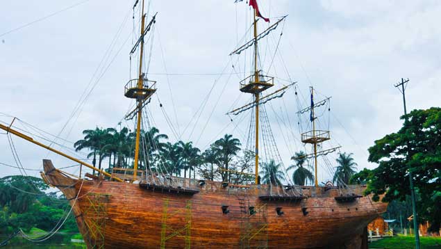 Obelisco: Ampliaron y barnizaron el buque Leander