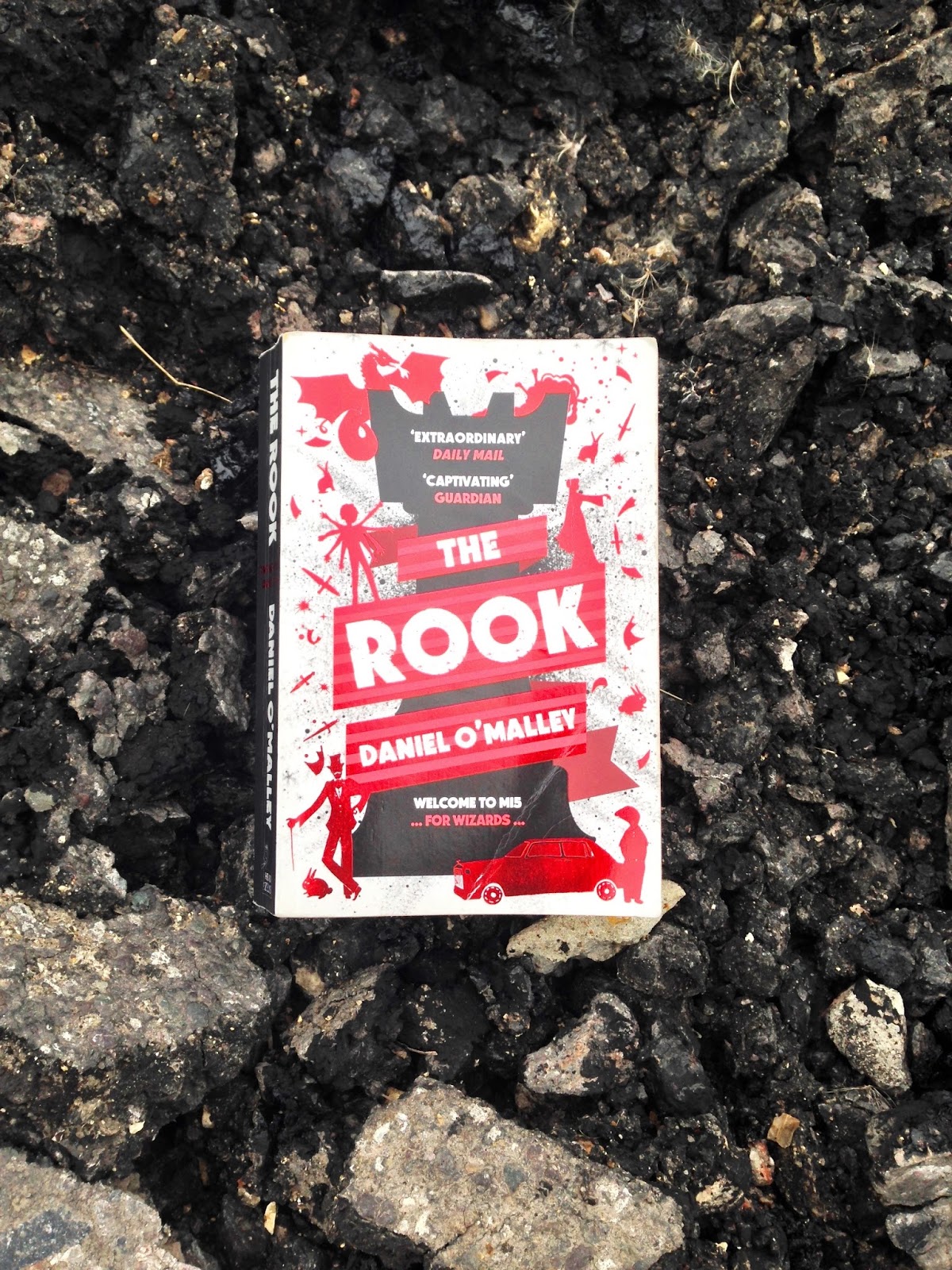 The Rook by Daniel O'Malley - Review | GingerSnapHattie