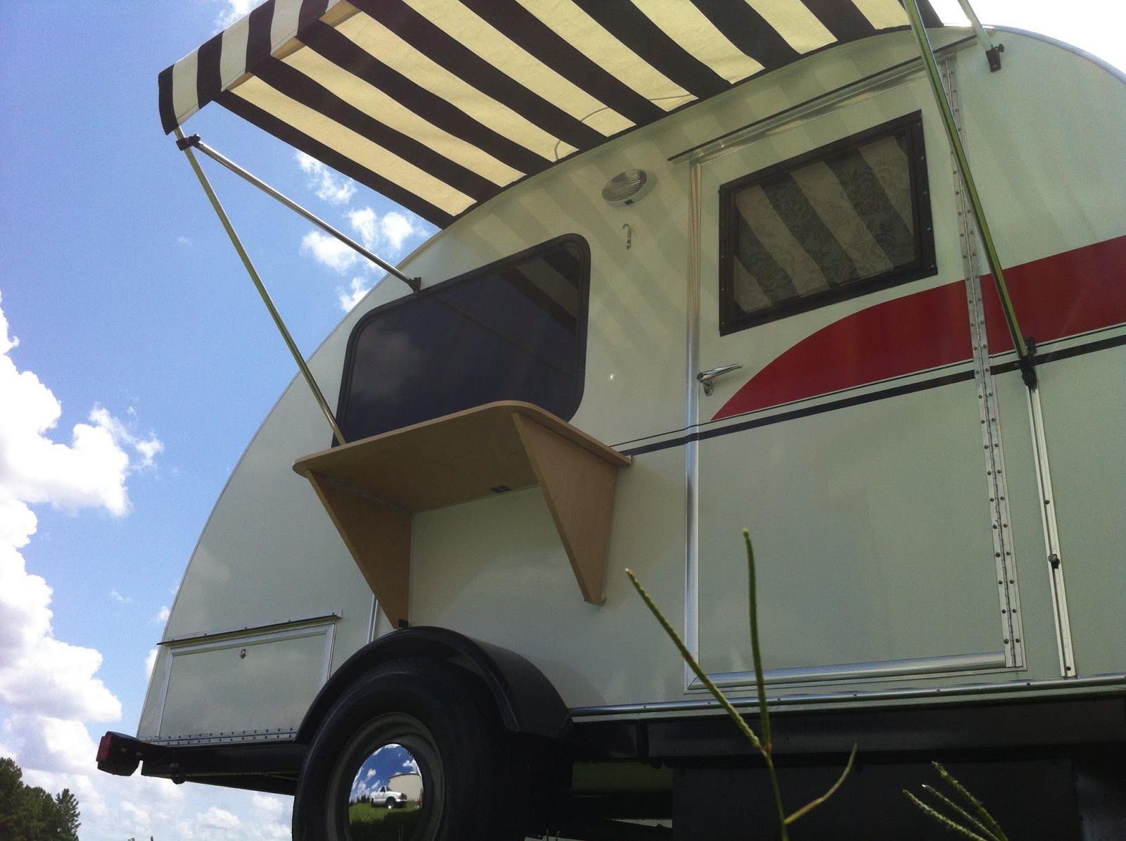 Tiny Yellow Teardrop: Featured Teardrop: Trekker Trailers