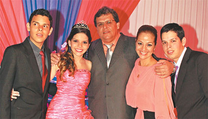 Una noche de corazones para Rebeca Roca | Mis 15 años