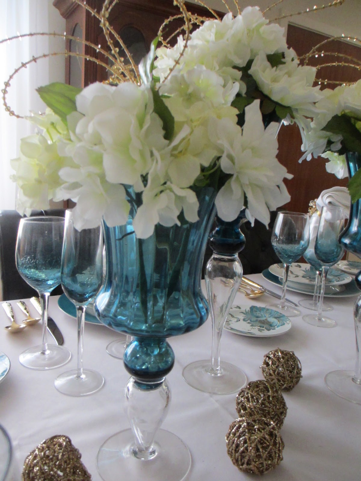 The Welcomed Guest: Teal Blue Tablescape