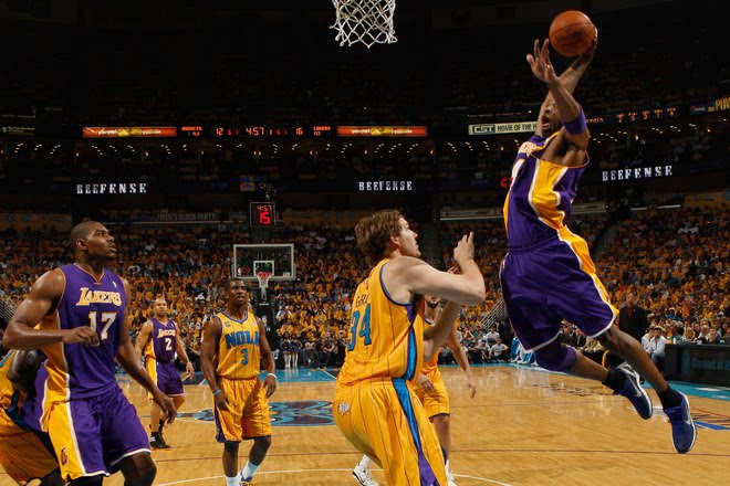 You Got Dunked On: 2011 NBA Playoffs: Kobe Bryant One-Handed Dunk vs ...