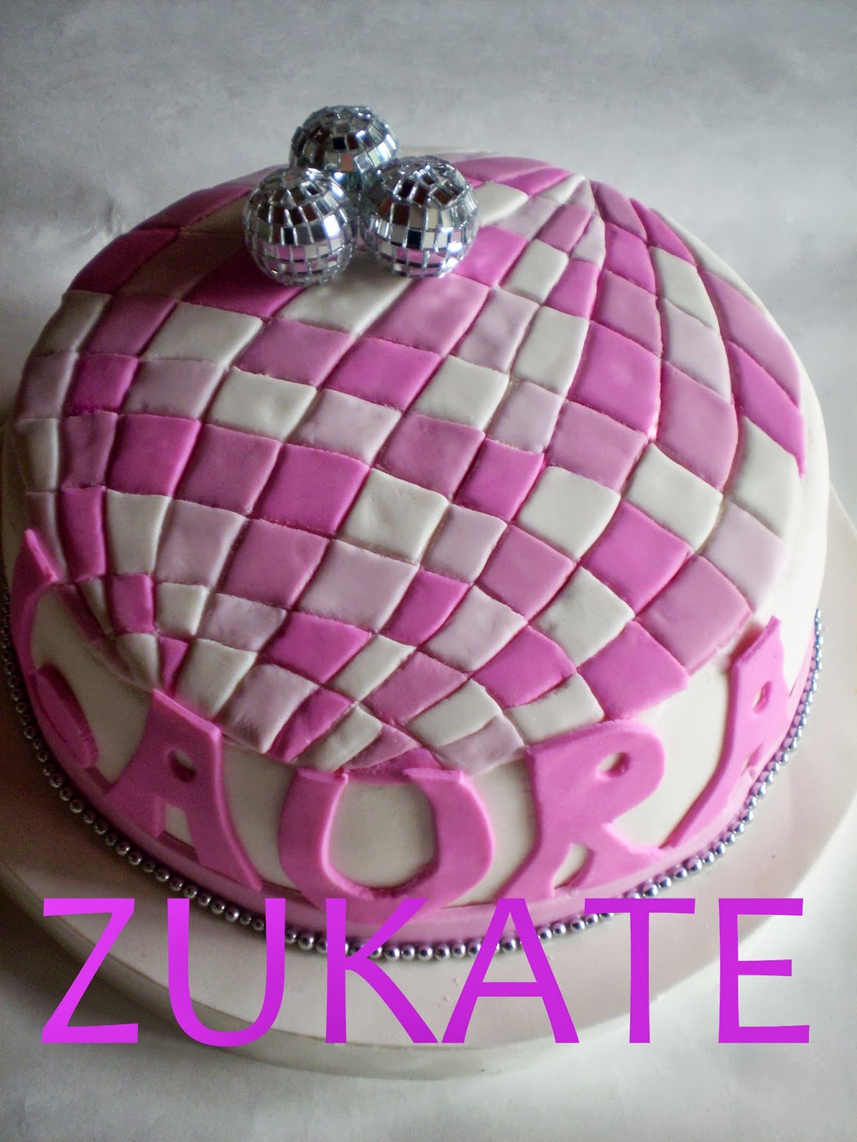 ZUKATE: TORTAS FEMENINAS