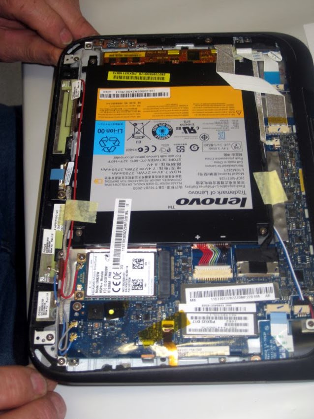 Ulis Wahlblog 2009/2013: Zwei bricked tablets im Tri-Café