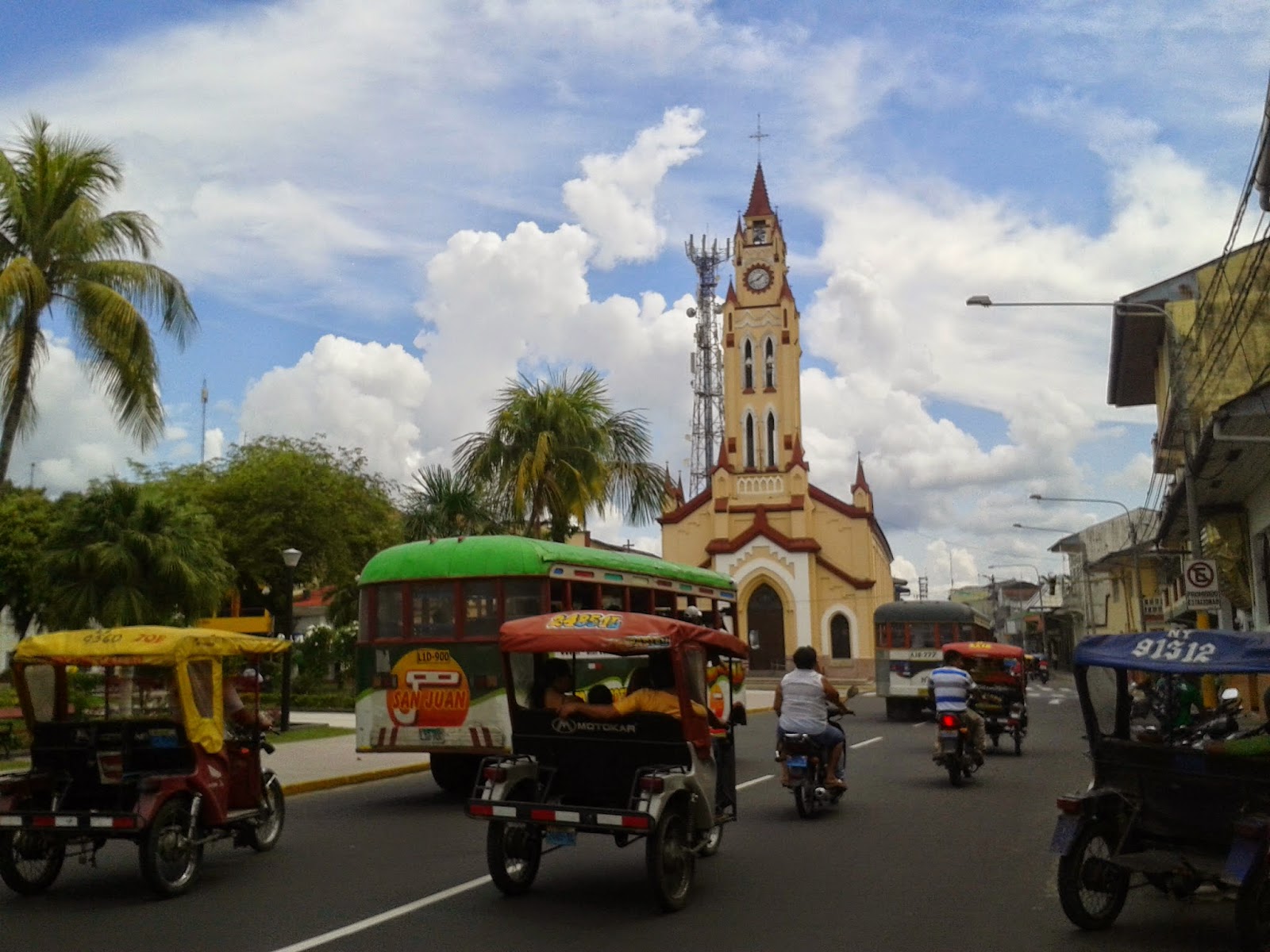 Matkalla: Kumiparoni, vaalipaiva ja Hessu Hopo
