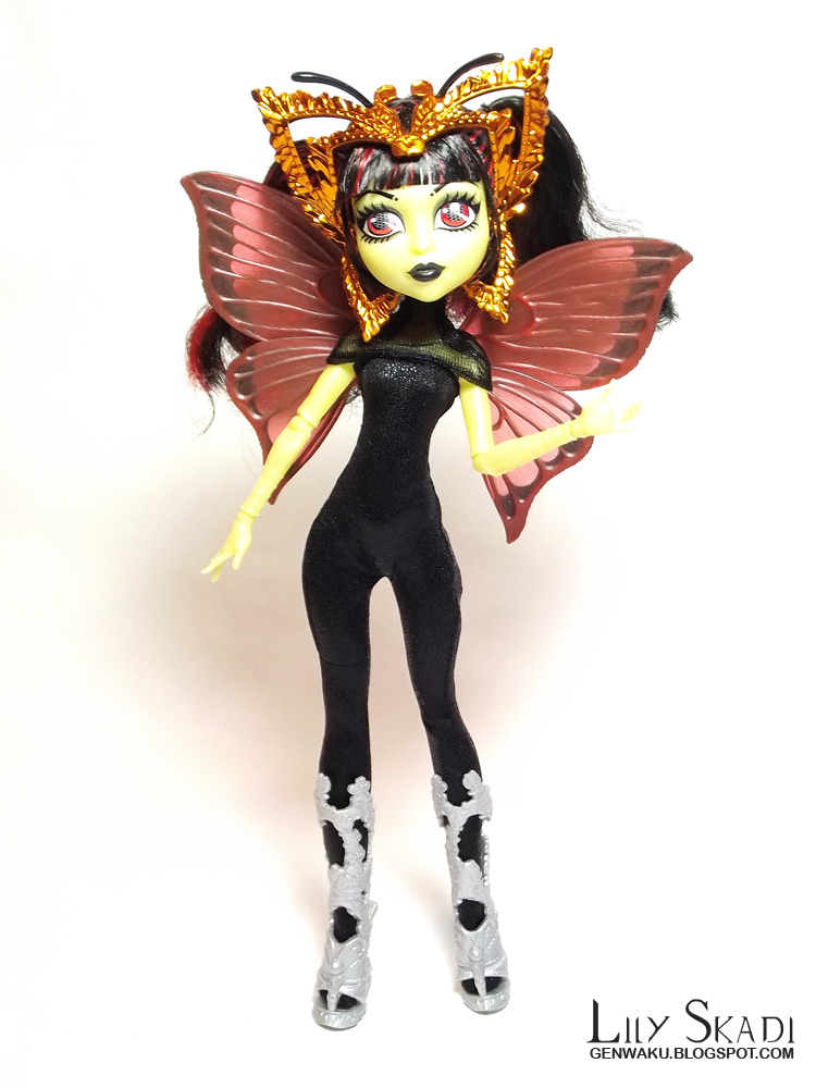 Genwaku: Luna Mothews 'Boo York' Arrival · Llegada