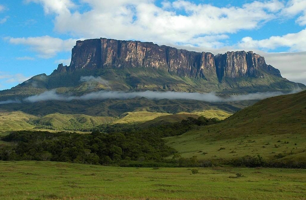 Keindahan Gunung Roraima Terpisah Dari Dunia Luar Sejak Ratusan Juta ...