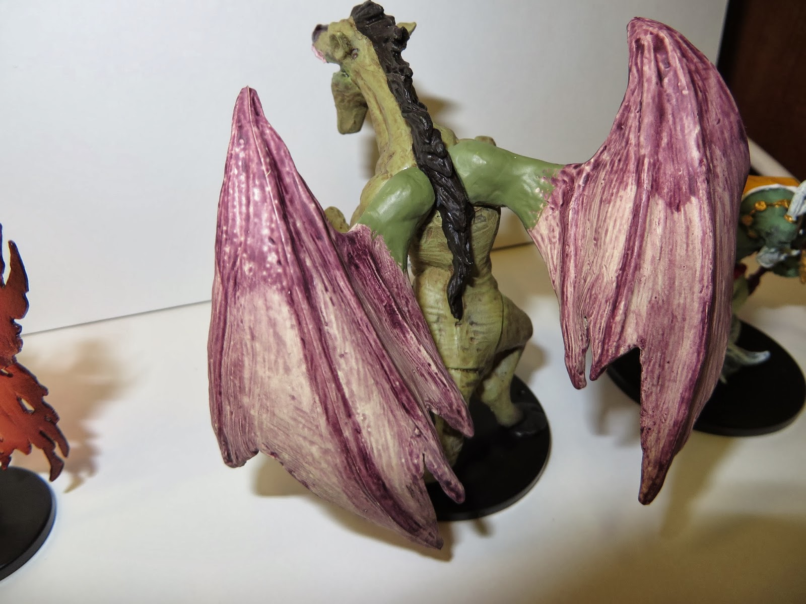 Real Minis: Pathfinder Battles wizkids Legends of Golarian in hand review