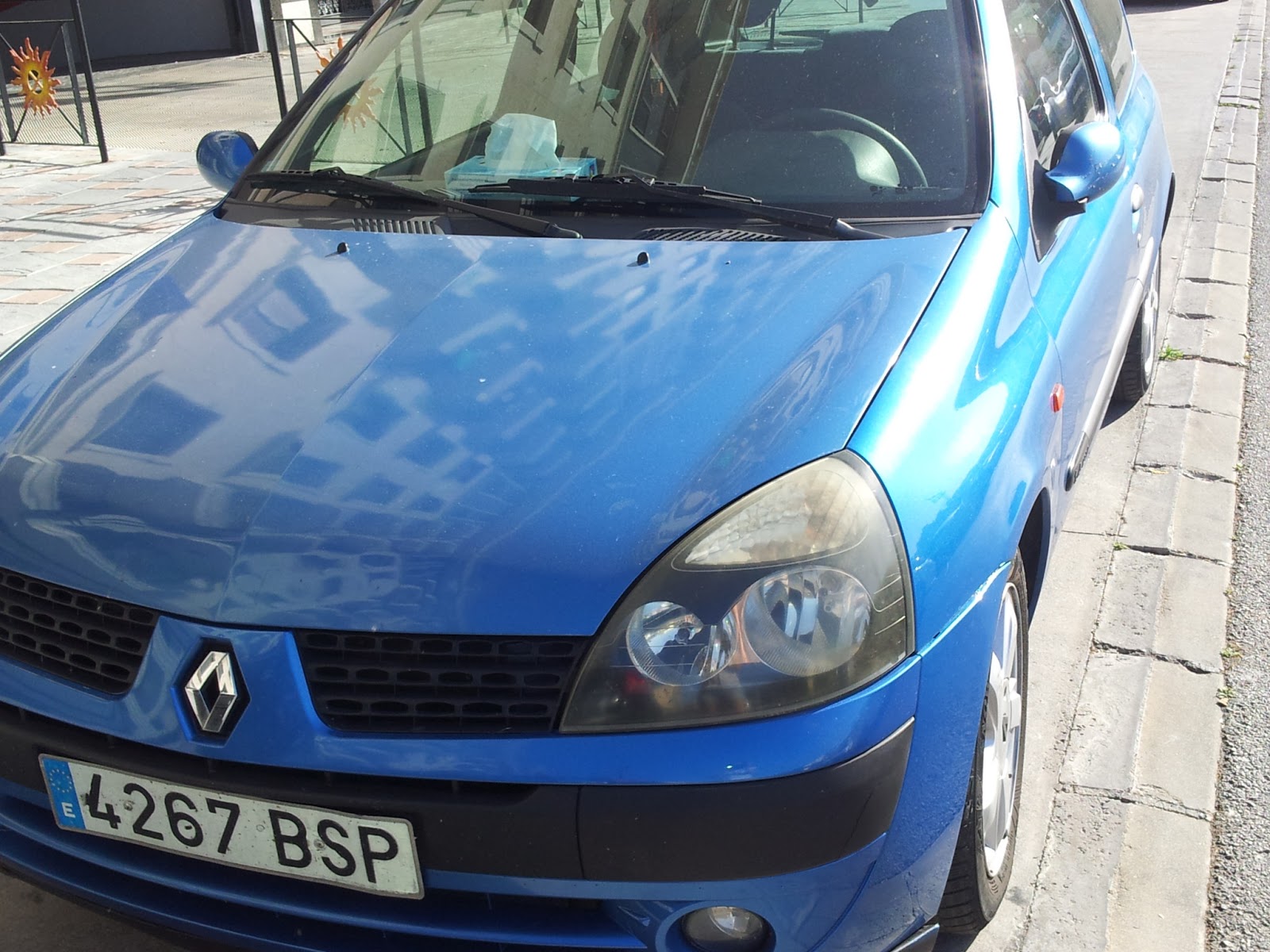 COCHES DE OCASION FUENGICAR tel 686703053: RENAULT CLIO 1.4 CON 80CV 1900!!