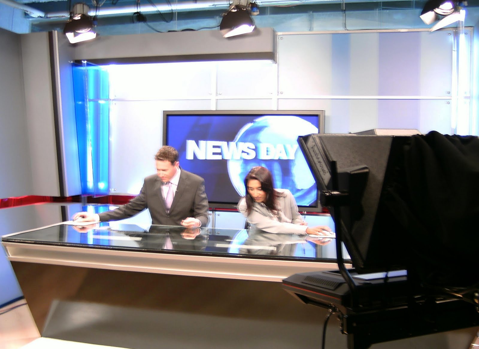 TV with Thinus: ON SET EXCLUSIVE. A news day behind the scenes at News ...