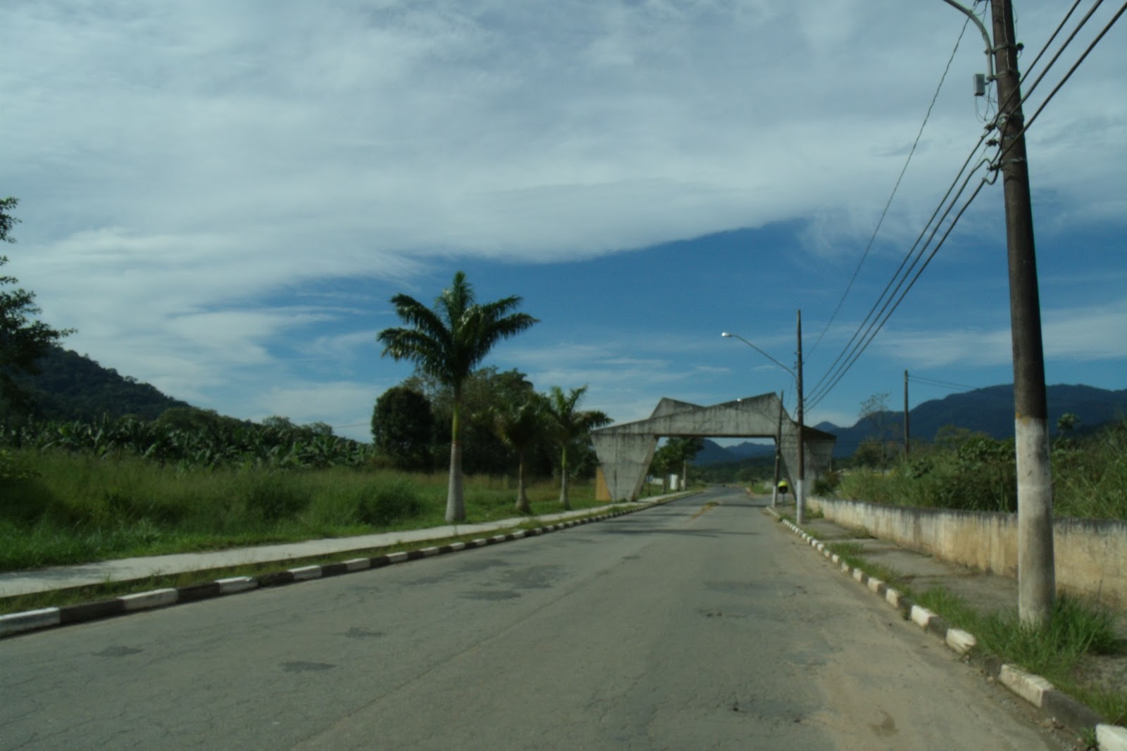 UM OLHAR SOBRE ITARIRI-SP...: VISTA DA ENTRADA DA CIDADE... UM OLHAR SOBRE ITARIRI-SP...: VISTA DA ENTRADA DA CIDADE...