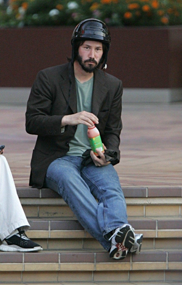 hollywood wallpedia: keanu reeves sad