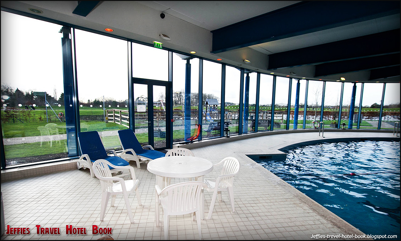 Jeffies Travel Hotel Book: Castleknock Hotel & Country Club