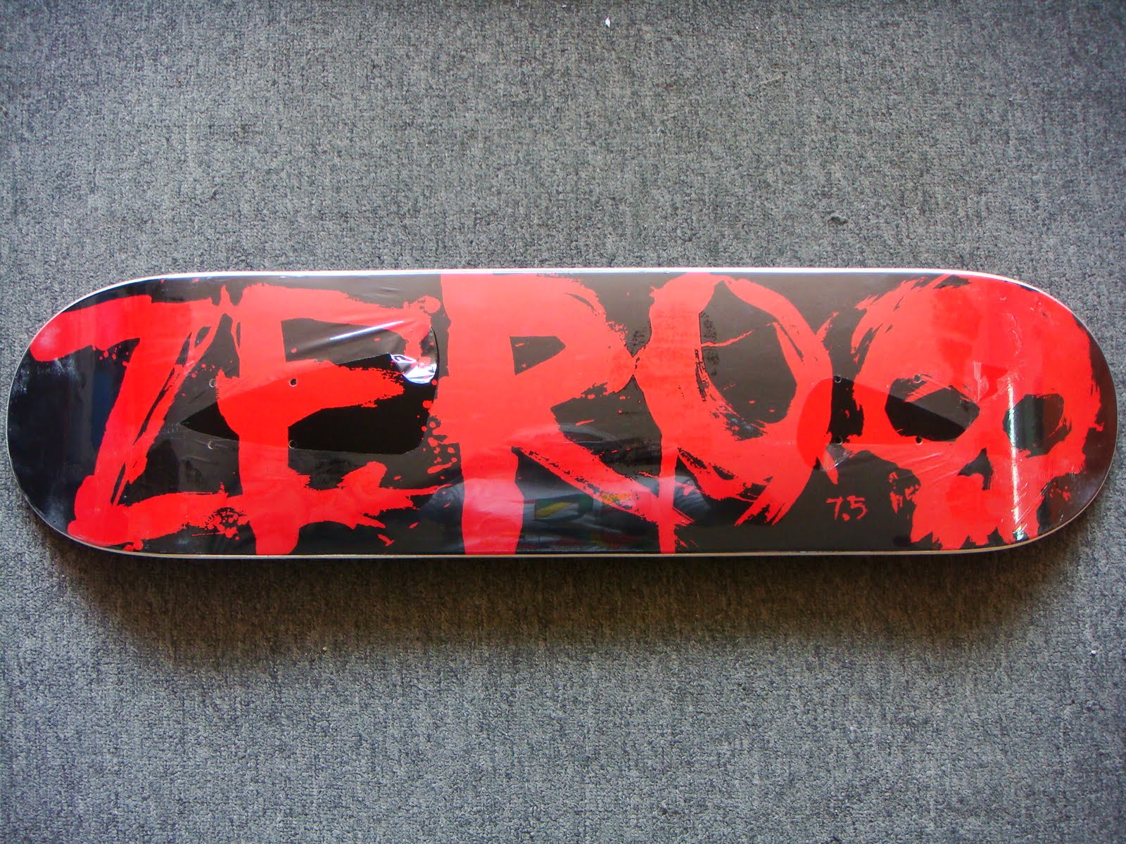 SEKTAskateshop: ZERO Skateboards