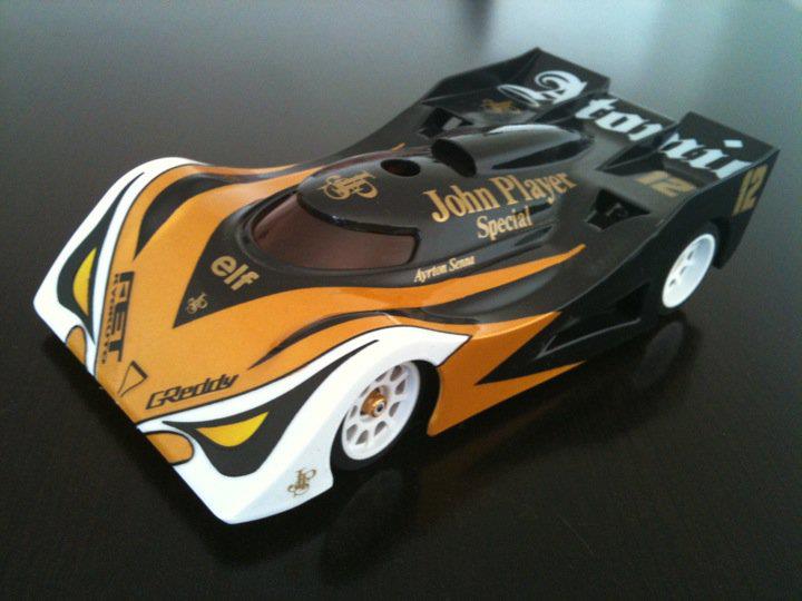 KYOSHOSAN: Some Awesome Custom Painted Mini-Zs