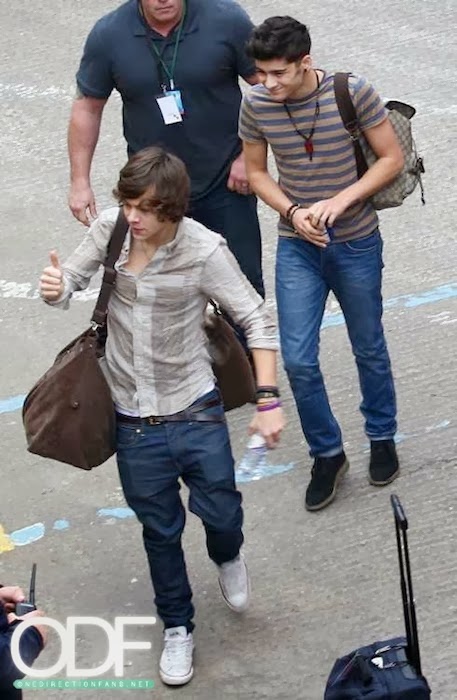 Celeb Saggers: Harry Styles Arriving for Concert