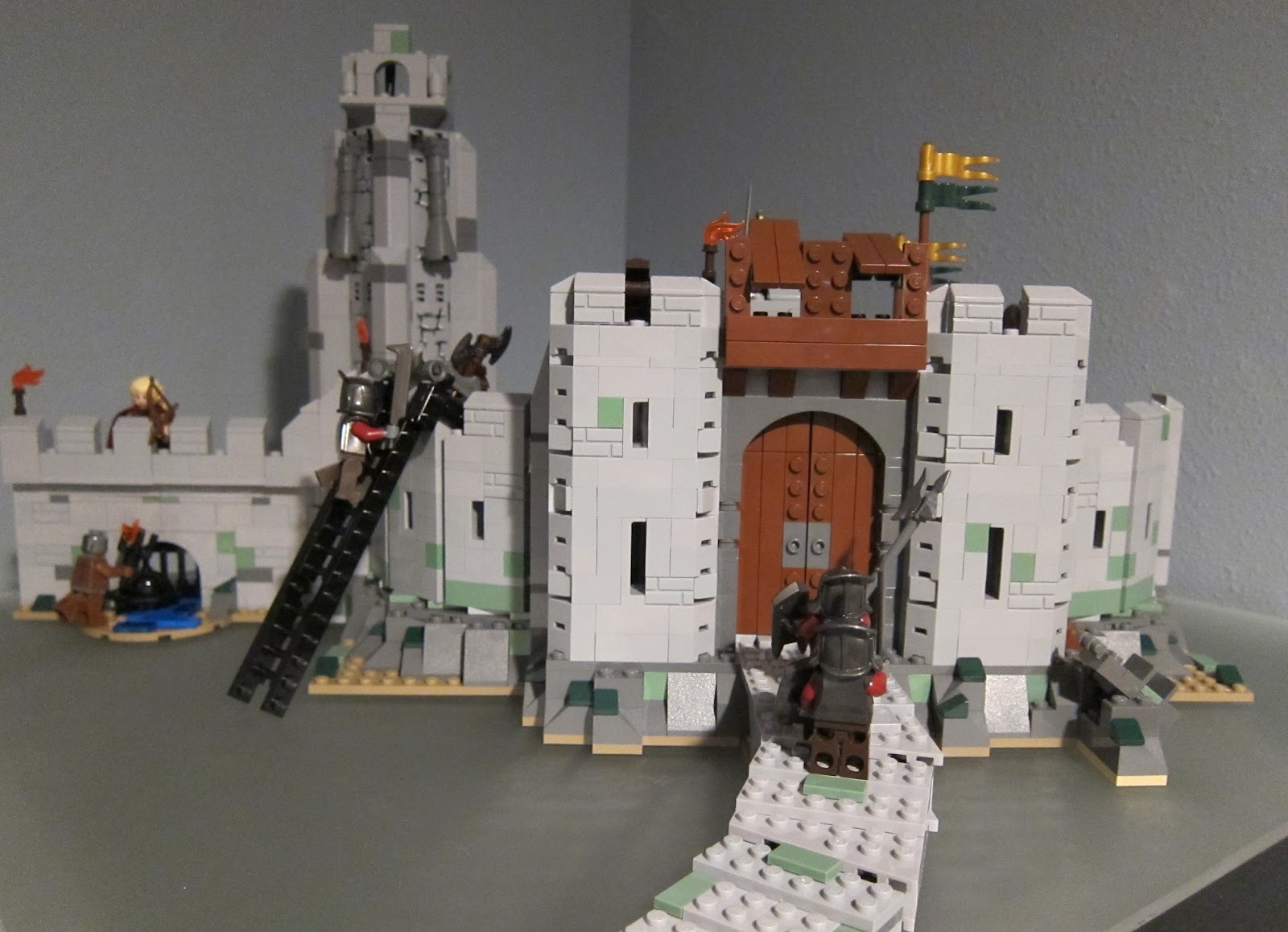Buried in Bricks: The Battle of Helm's Deep 9474 - Review