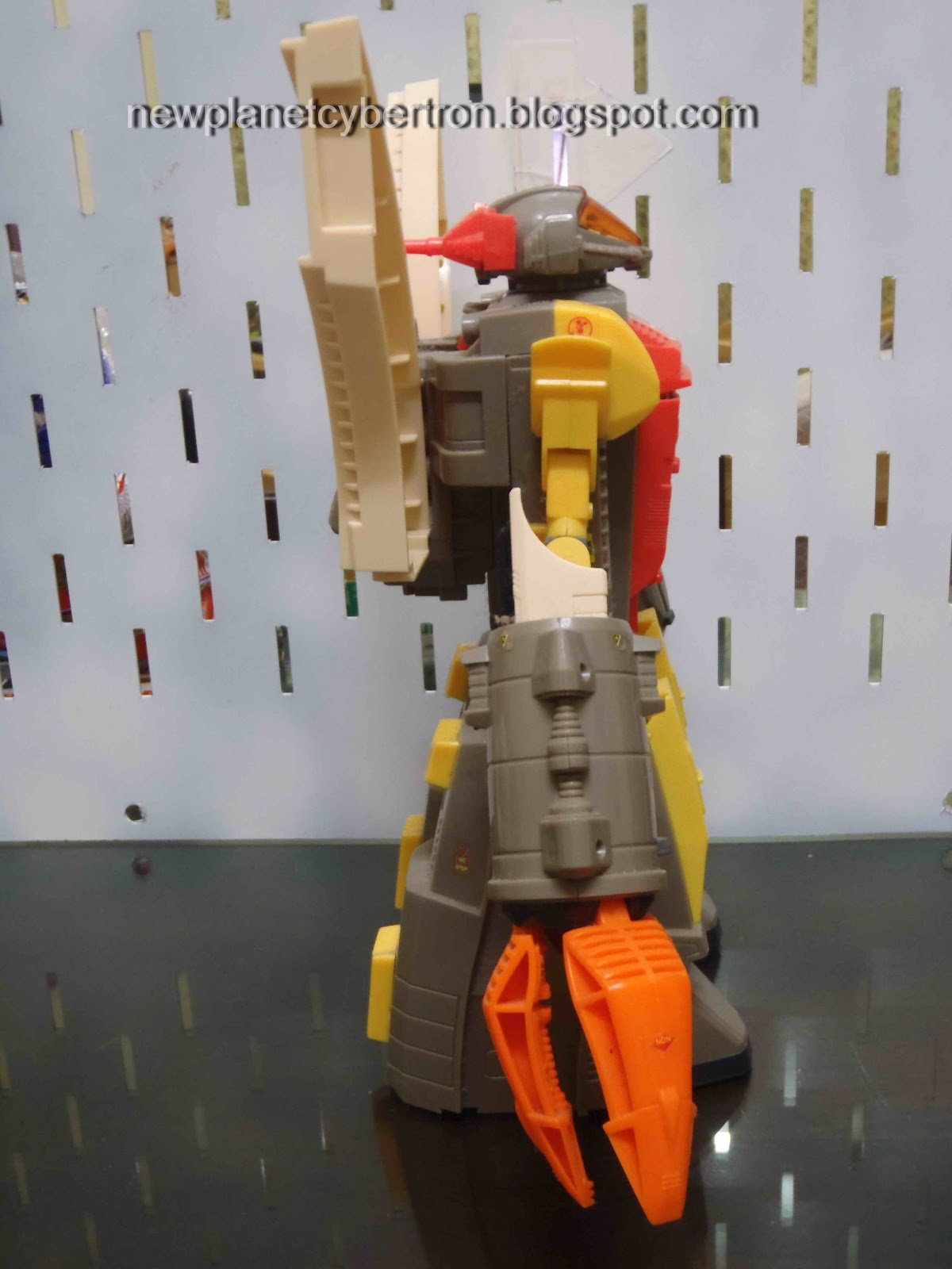 New Planet Cybertron: Transformers Review: G1 Omega Supreme (Encore ...