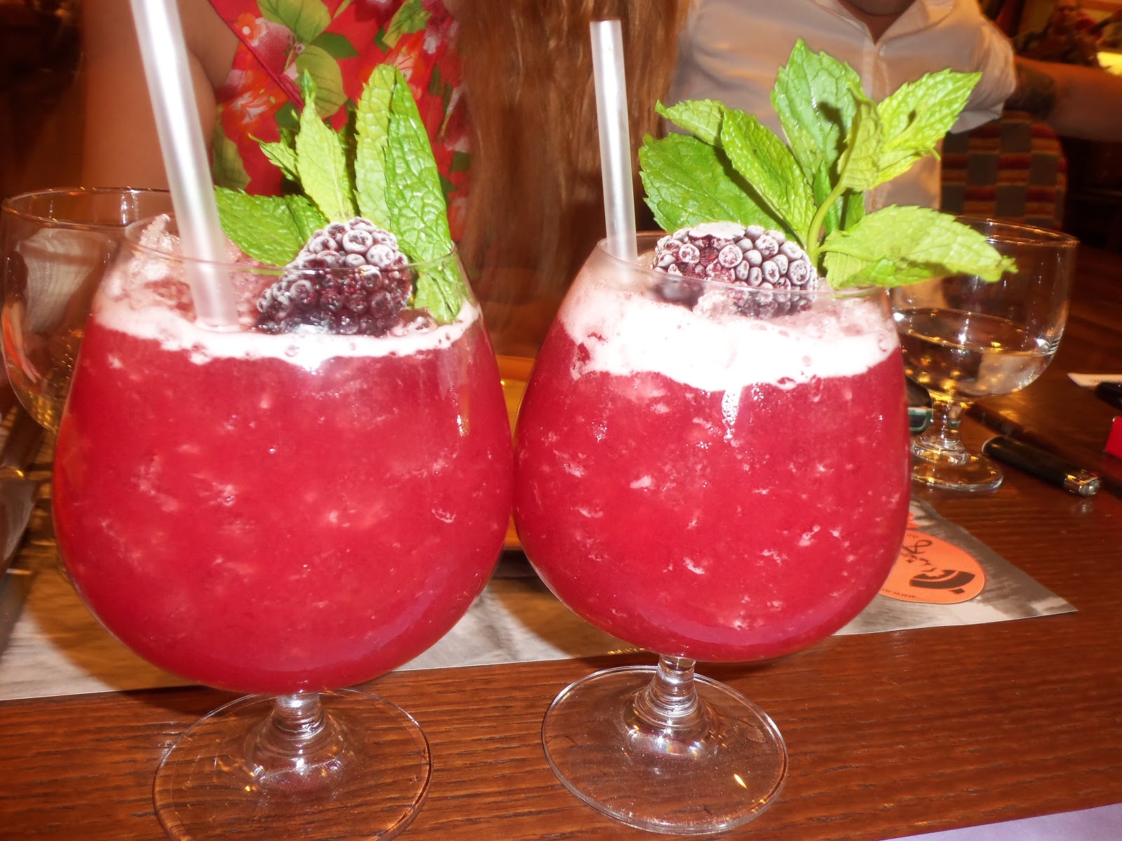 GIRLY LIFESTYLE: ΠΟΤΑ ΚΑΙ ΚΟΚΤΕΙΛ / DRINKS AND COCTAILS!