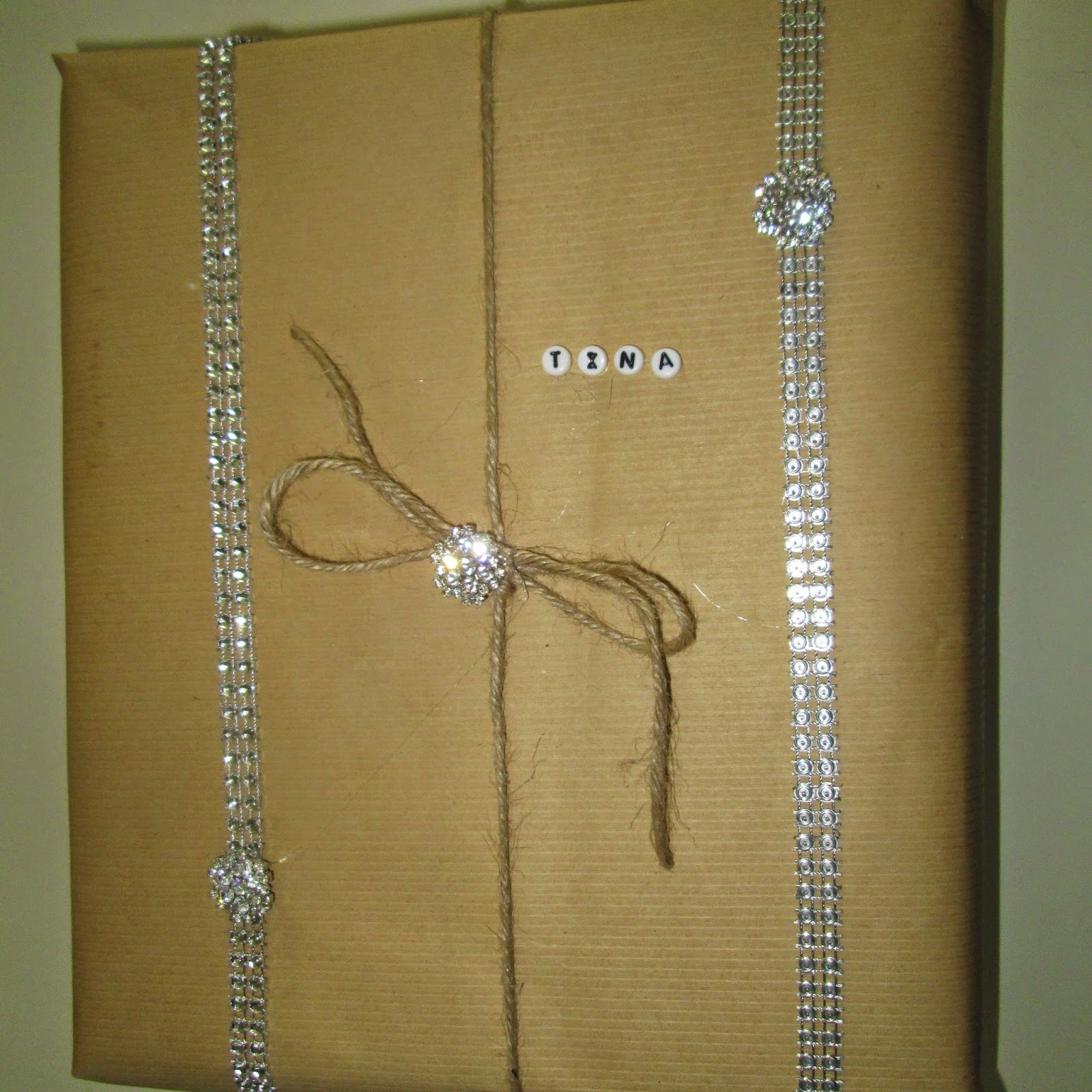 roommom27: Gift Wrap with a Rustic Elegance
