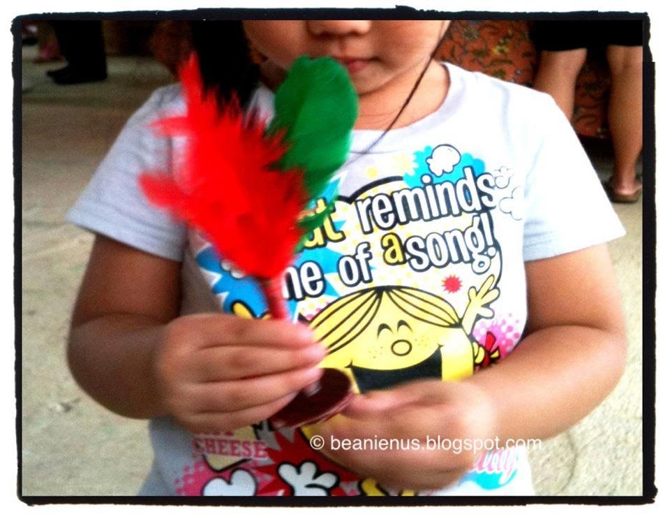 Beanie N Us!: How to make a chapteh (feathered shuttlecock)!