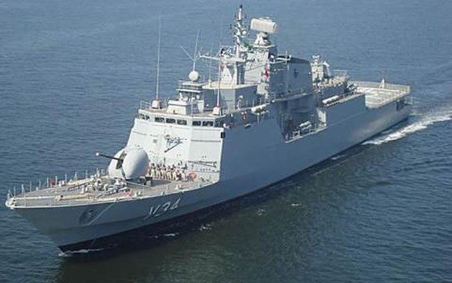 CORVETA BARROSO DA MARINHA BRASILEIRA RESGATOU 220 IMIGRANTES, ENTRE ...