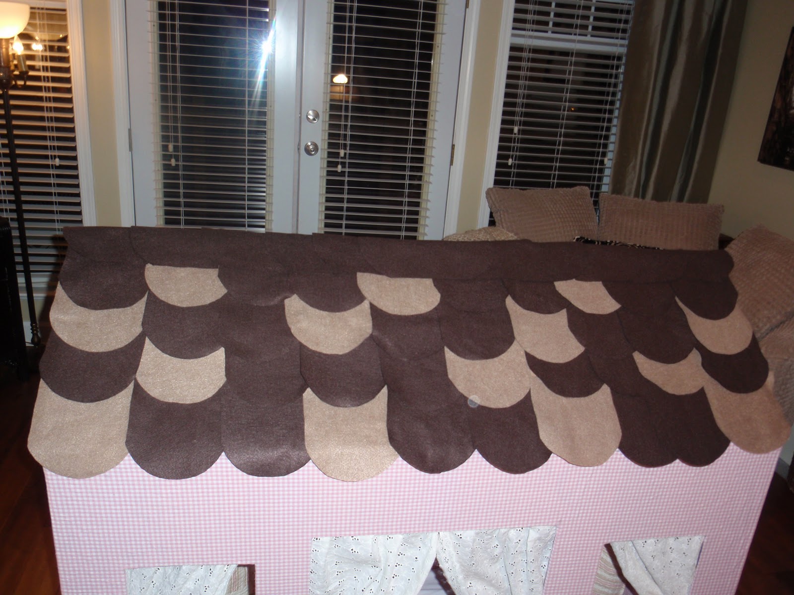 MOMSTER INC.: Crafty Mama:How to make a box playhouse