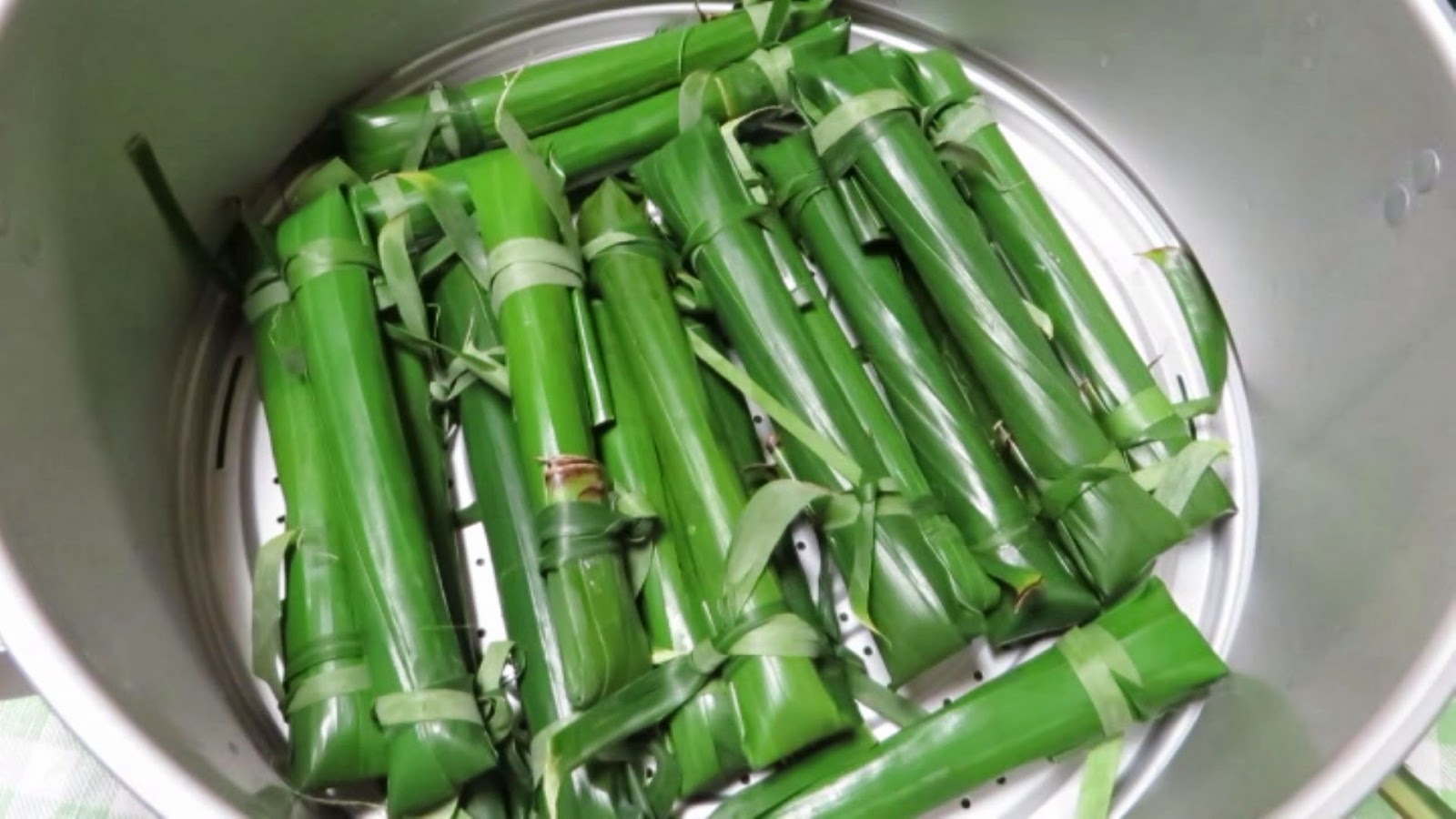 "Nette Cooking": "Puto Bumbong"