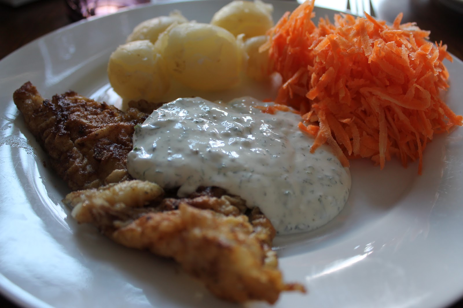 Lottas mat och vardag: Stekt fisk med kall sås