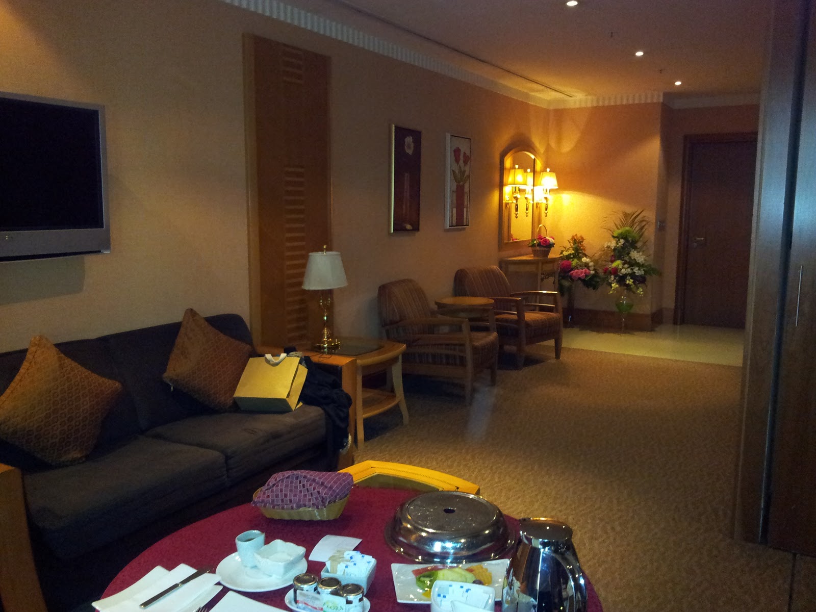 Life in Kuwait Blog: Royale Hayat Stay