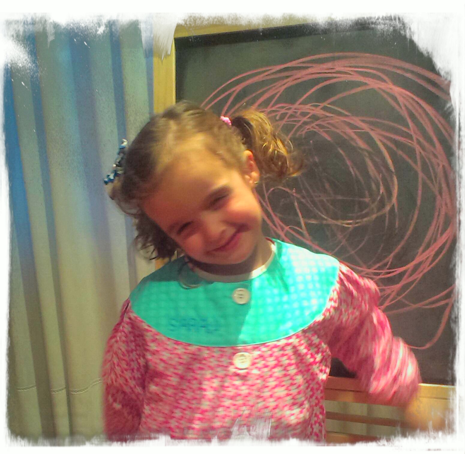 MI GOLONDRINA TXIKIA: NUEVAS BATAS PARA EL COLE Y NUEVA TIENDA: TXILIN PATCH