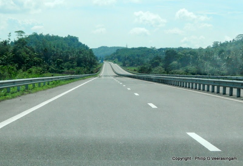 philipveerasingam: On the Southern Expressway to Mathara, Sri Lanka.