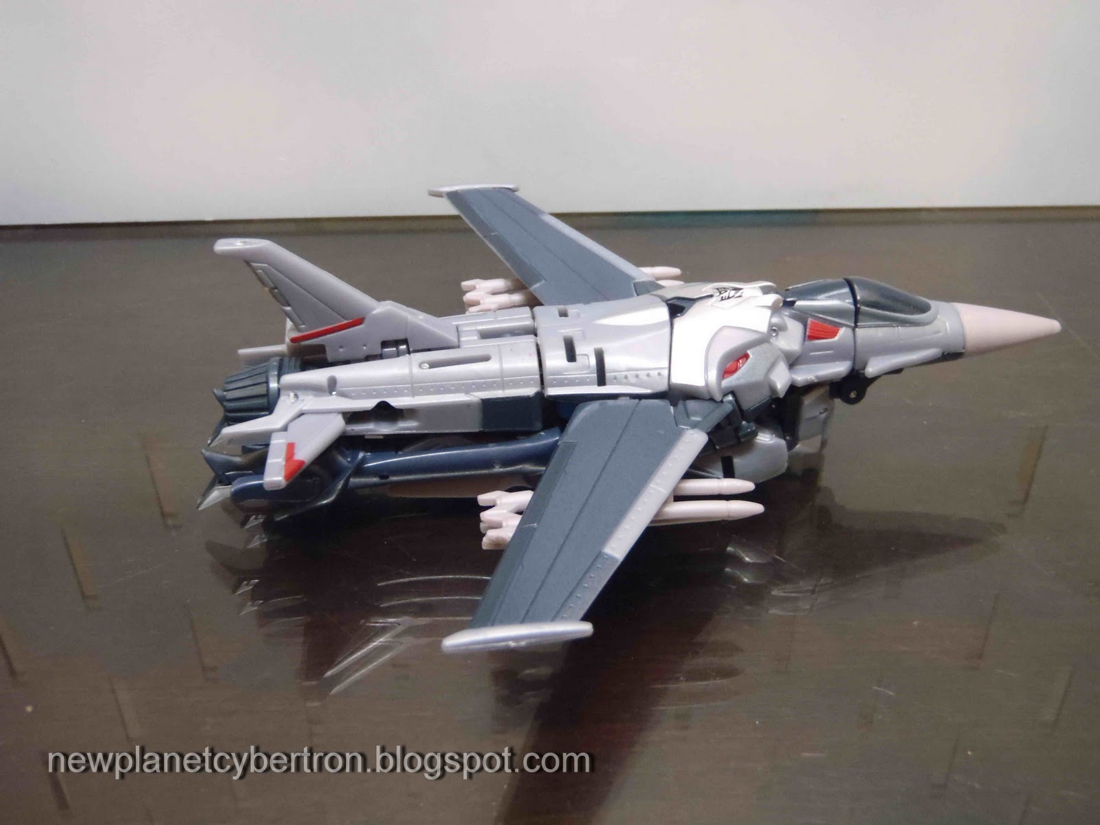 New Planet Cybertron: Transformers Review – Starscream (Prime Deluxe)