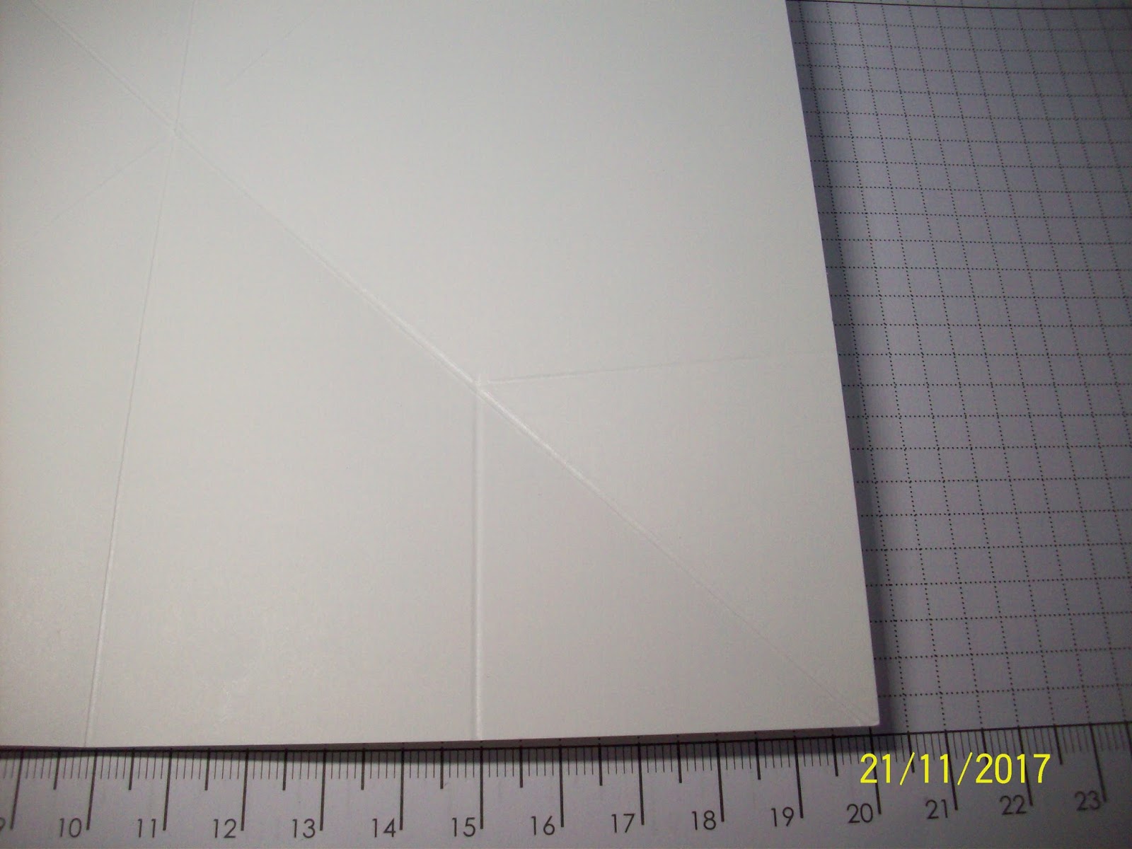 2biggirlscrafting: Tutorial - Card Fold