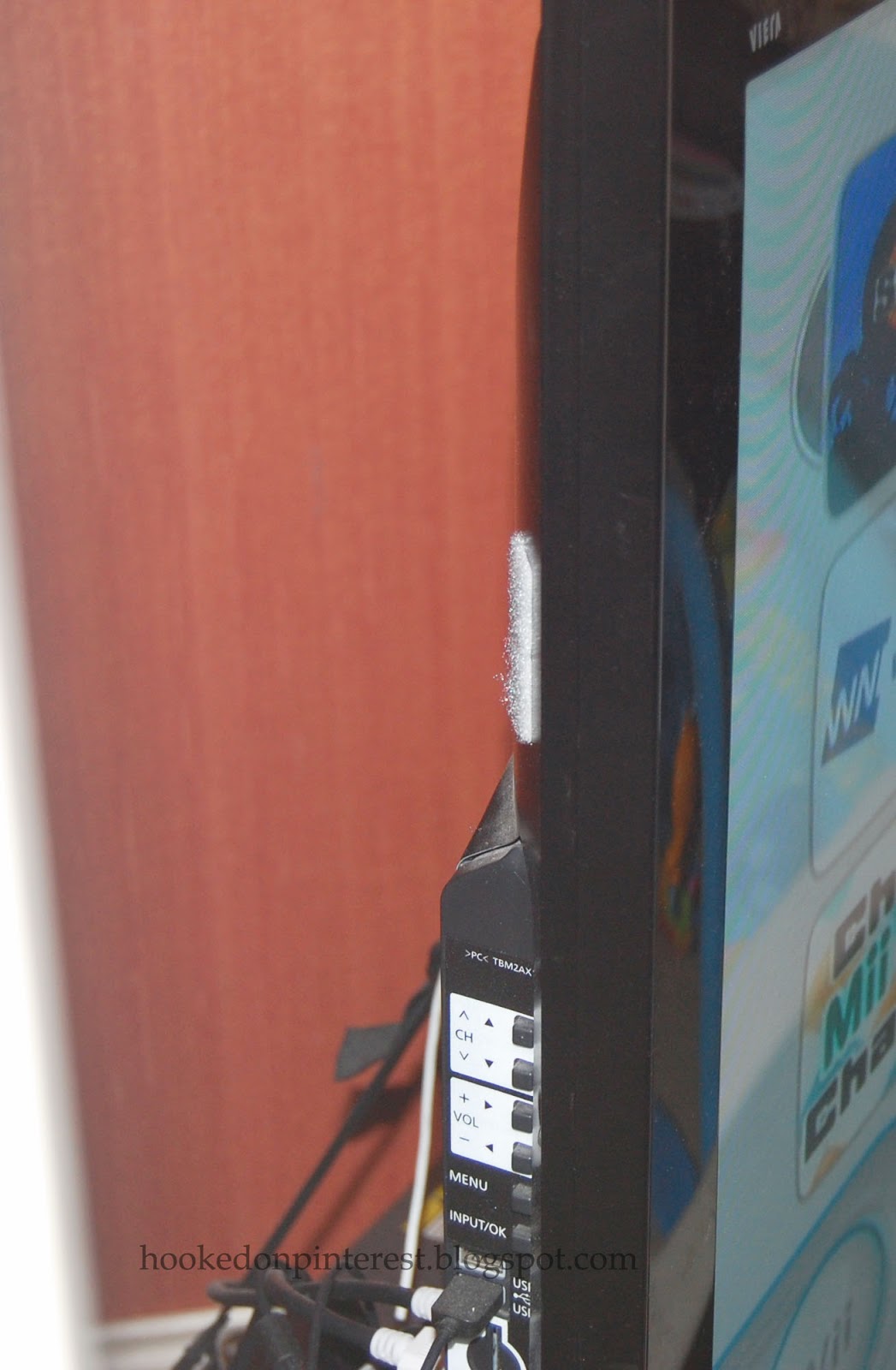 Hooked on Pinterest: Velcro Remote Storage