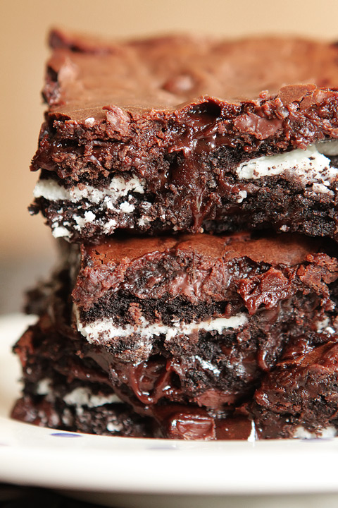 Cookies ‘N Cream Oreo Fudge Brownies - CakeYep
