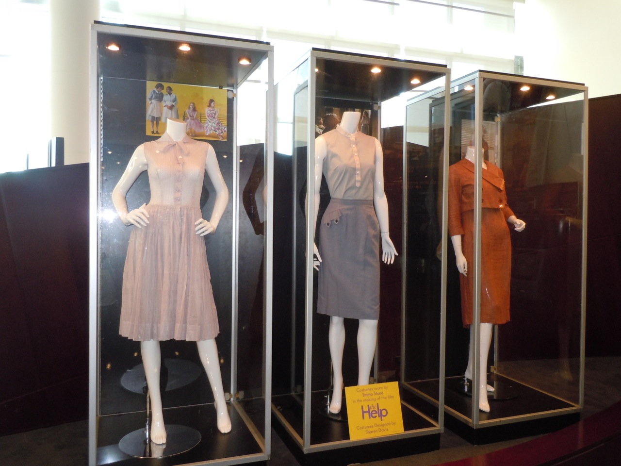 Hollywood Movie Costumes and Props: Outfits worn by Emma Stone in The ...