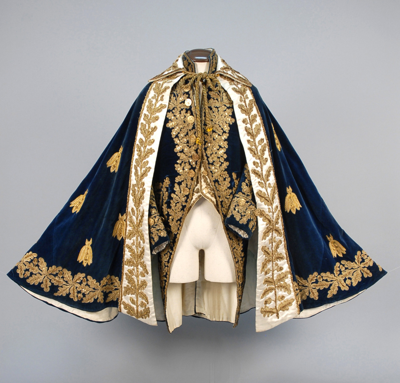 Attire's Mind: One Shot: Napoleonic Court Suit, Early 1800s