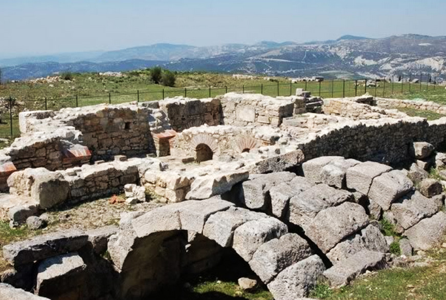 ArqueoLugares: BYLLIS. Colina Gradishta. prox. Kremenar. Ballsh. Albania