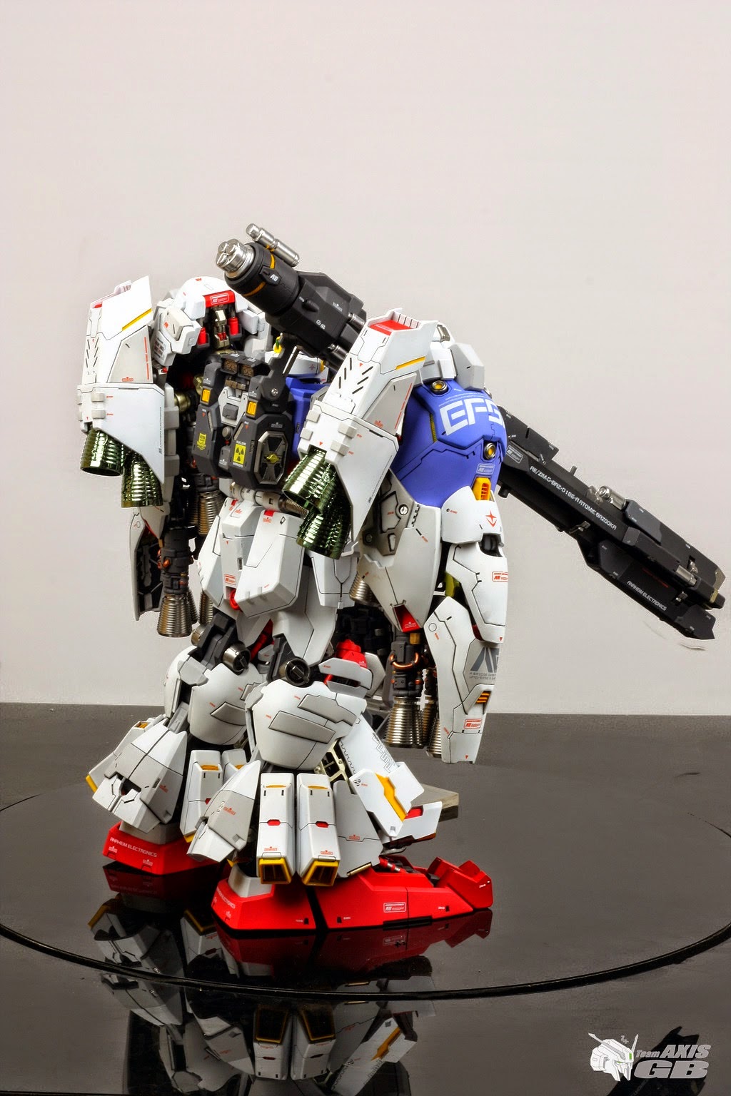 Gundam Family: G-System 1/60 RX-78 GP02A Gundam "Physalis" Painted Build
