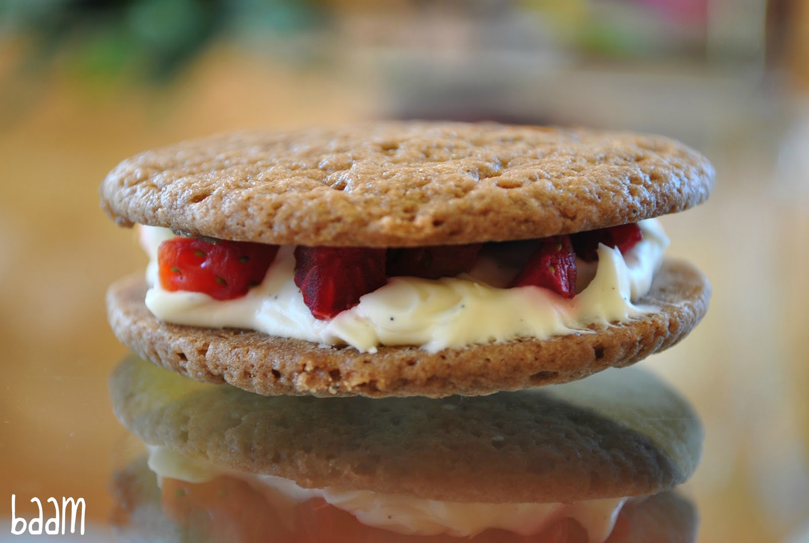 Beti Vanilla: Chocolate Sandwich Cookies