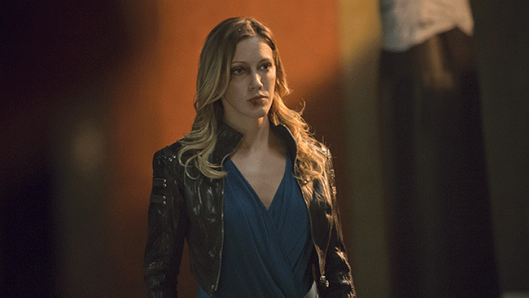 Arrow Il Futuro Di Katie Cassidy Lost In A Flashforward