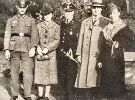 German Dress Characteristics