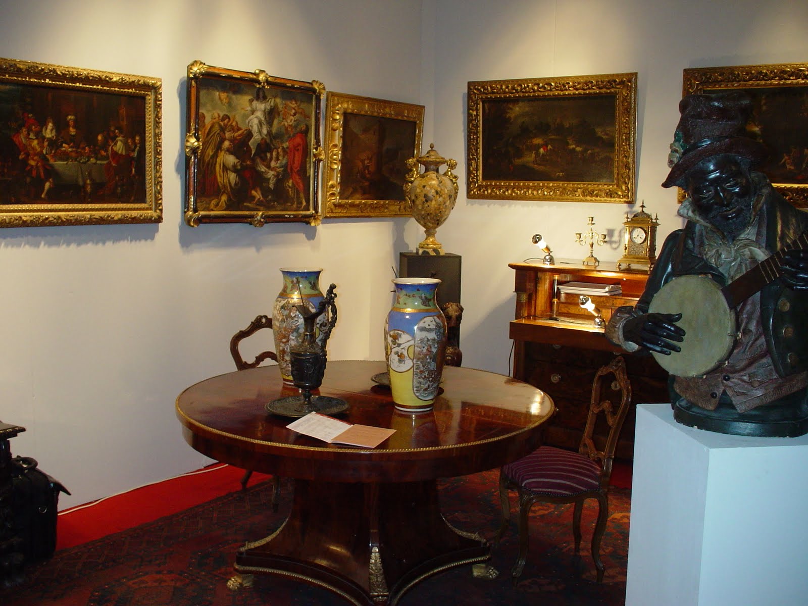 NURIA PALACIOS ANTIGÜEDADES