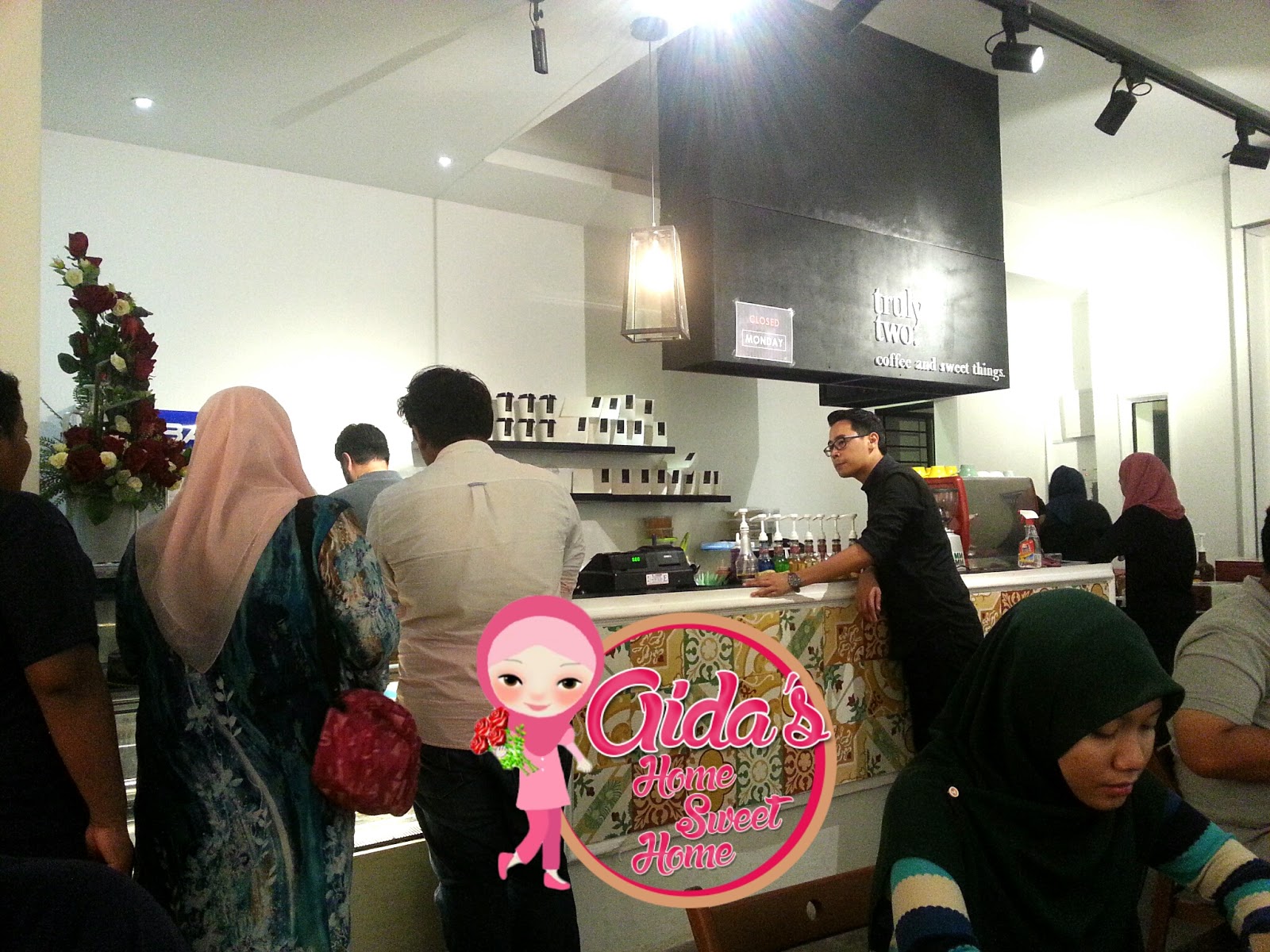 IBU AYAH DATING :) TRULY TWO. CAFE