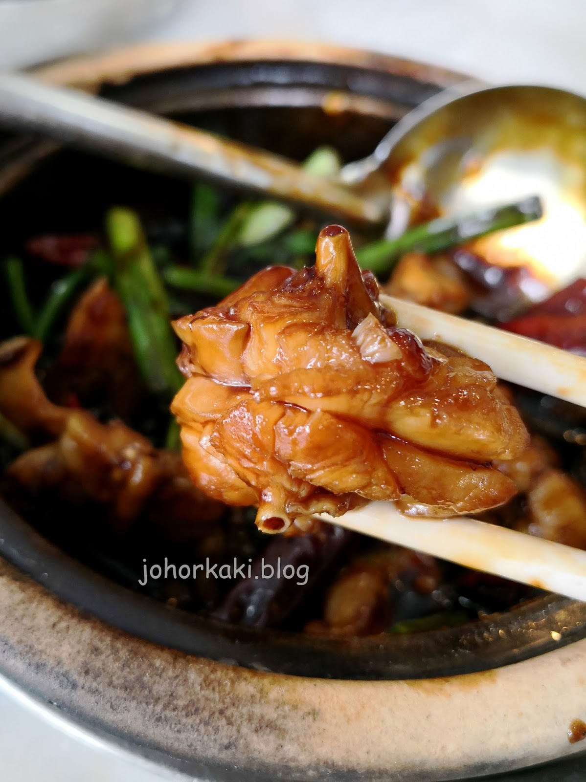 Ding Seng Fresh Frog Porridge in Bukit Indah 鼎盛砂煲田鸡王 |Tony Johor Kaki ...