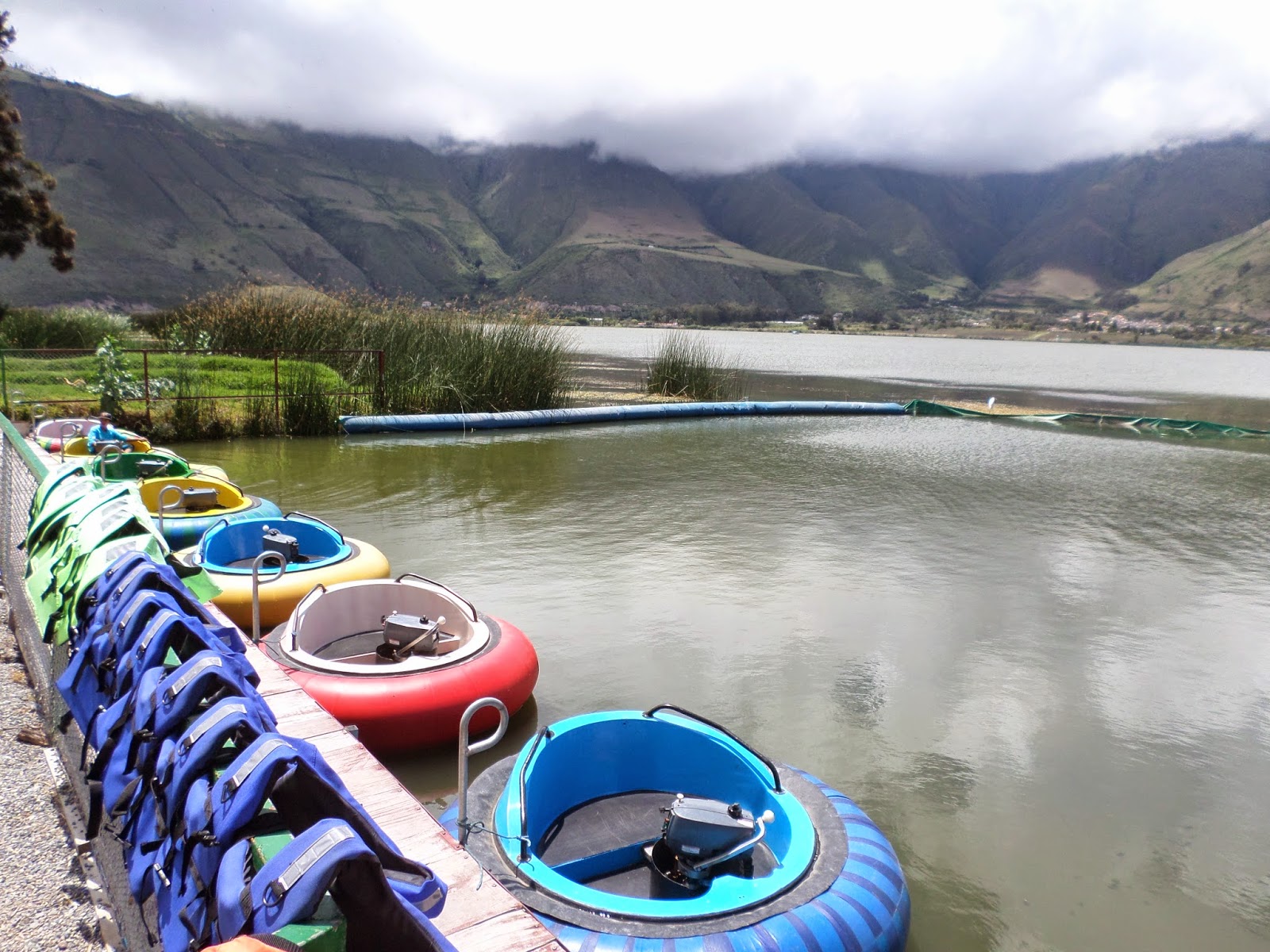 Una Visión hacia lo mejor de Imbabura - Ecuador : Laguna de Yahuarcocha