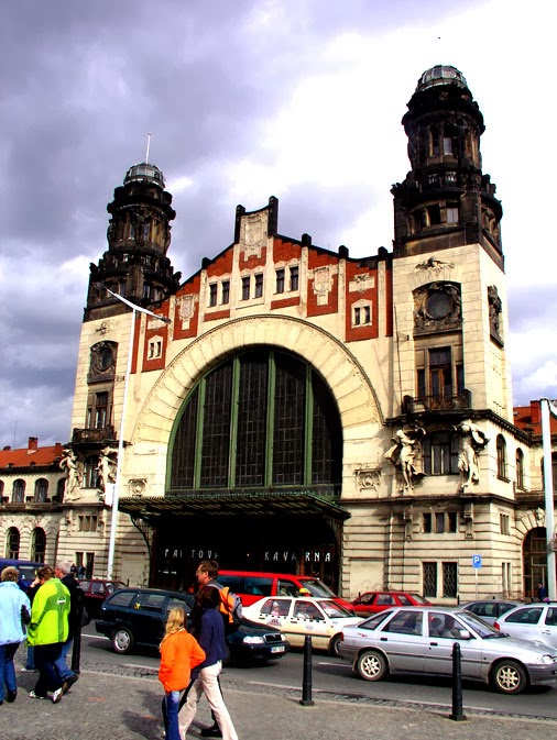 Estación Central de Ferrocarril de Praga (Praha hlavní nádraží ...